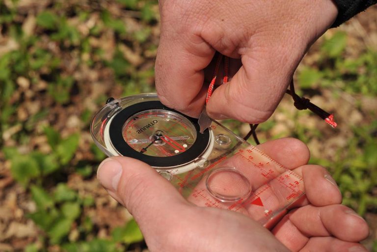 How To Use A Compass: Ultimate Guide For Paddlers - Paddling Magazine