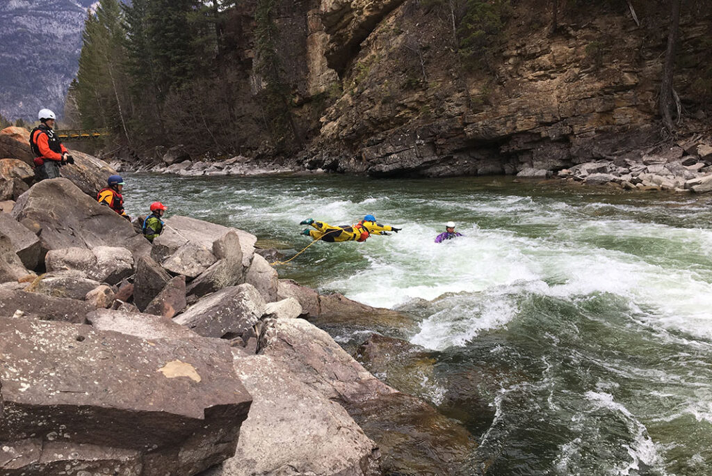 7 Best Whitewater Helmets For Safety, Style & Comfort - Paddling Magazine
