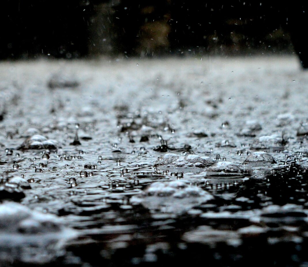 Ignoring The Weather Forecast: A Kayaker’s Case - Paddling Magazine