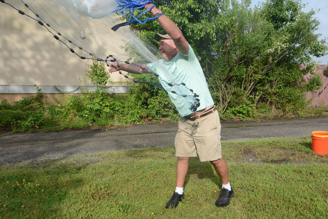 How To Throw A Cast Net In 6 Easy Steps | Kayak Angler
